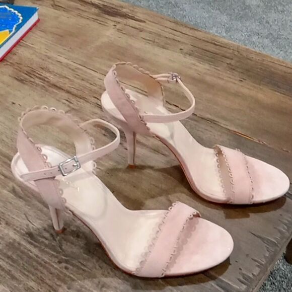 Pelle Moda | Shoes | Pelle Moda Karen Mushroom Kid Suede 3 34 Heel W ...